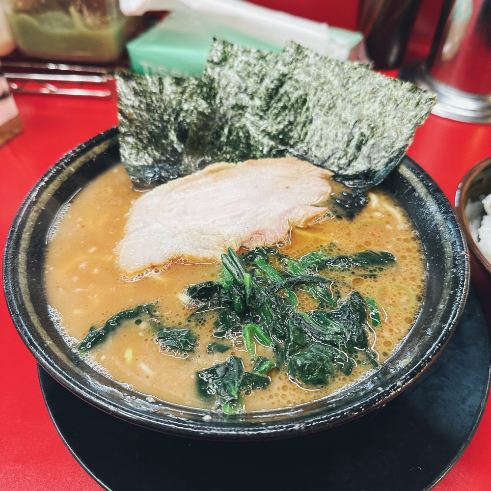 【王道家直系 IEKEI TOKYO】（＠千代田区・神田）元吉村家直系「王道家」の東京進出一号店│東京下町・ひとり飯